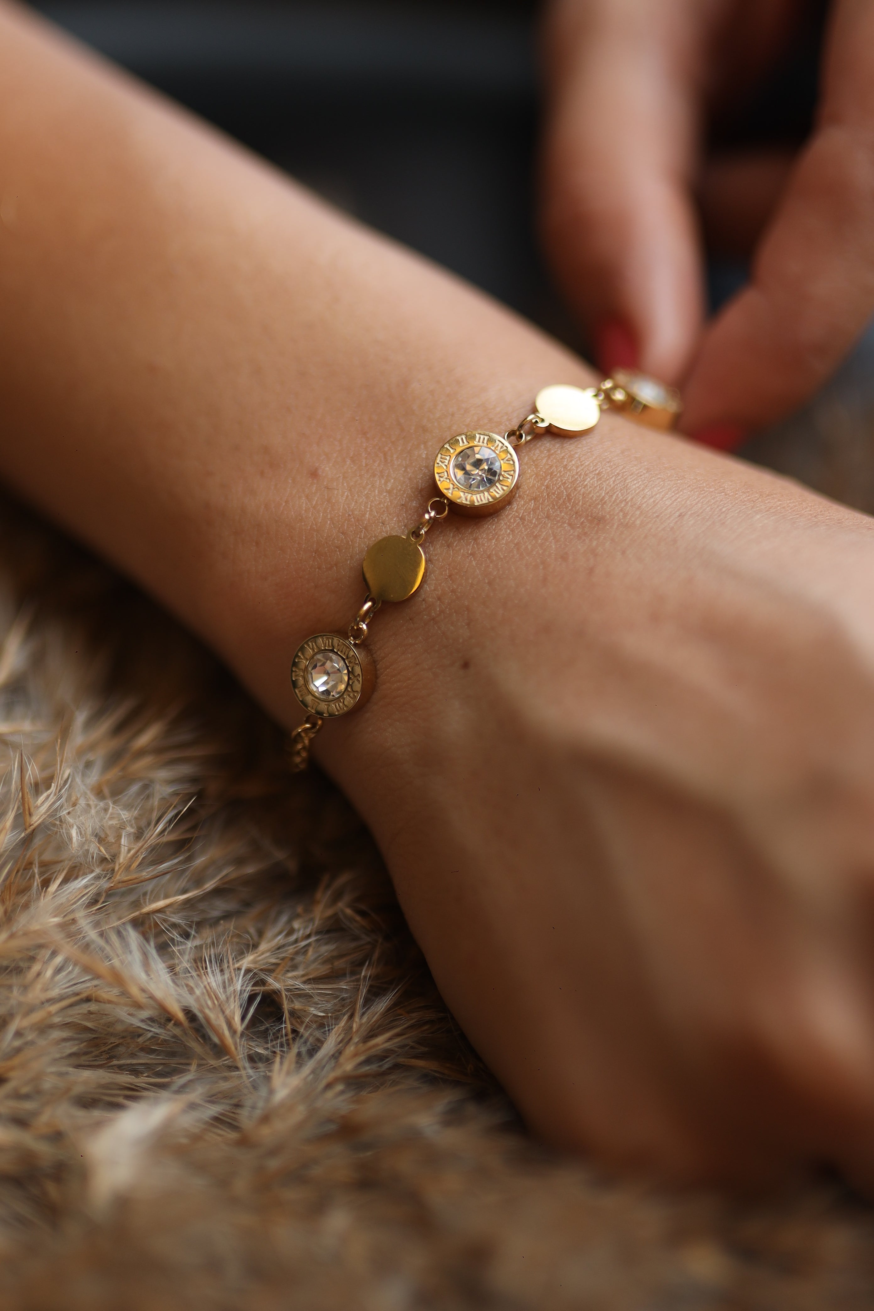 Una Gold Bracelet – Ishil