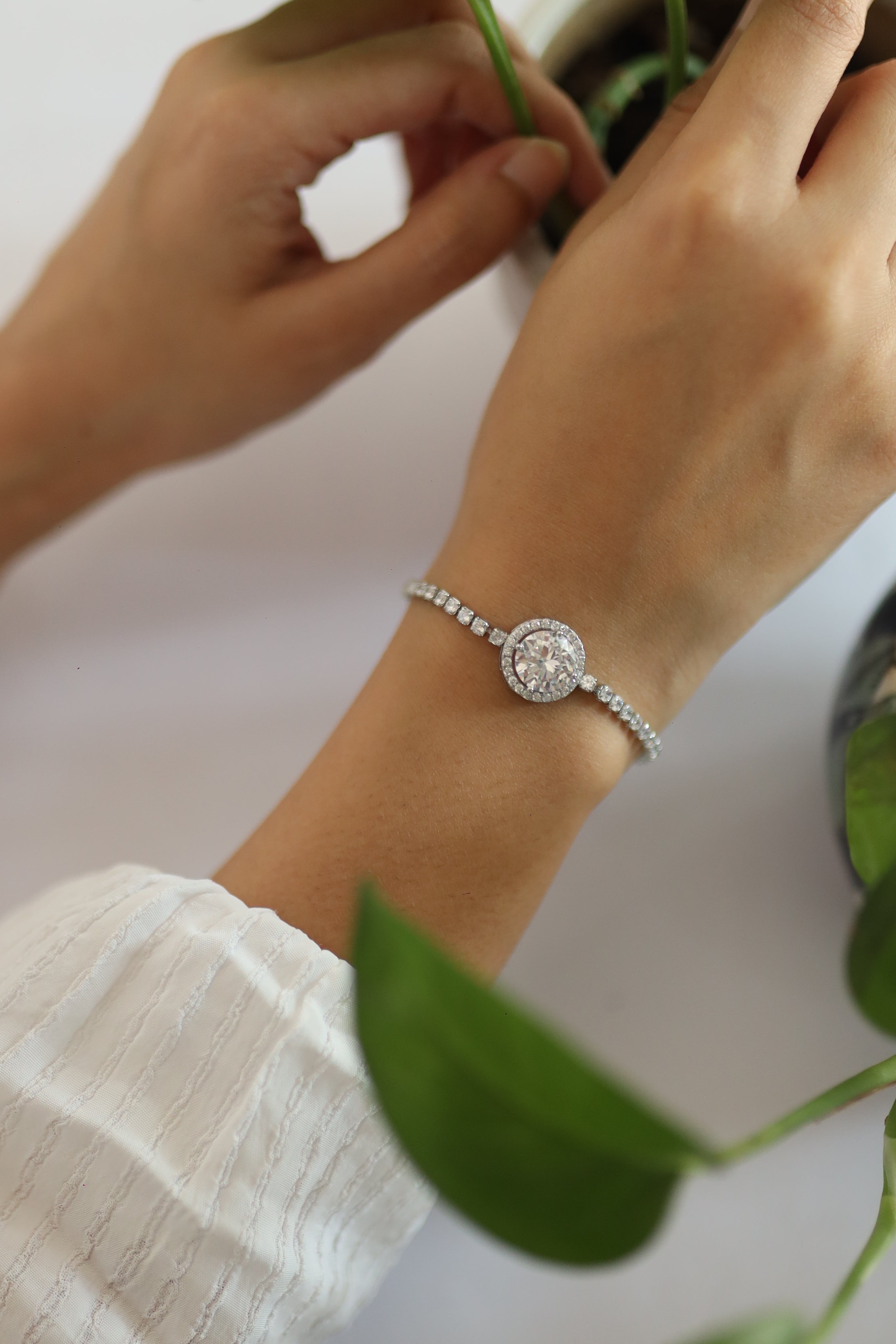 Diamond Studded Bracelet – Ishil