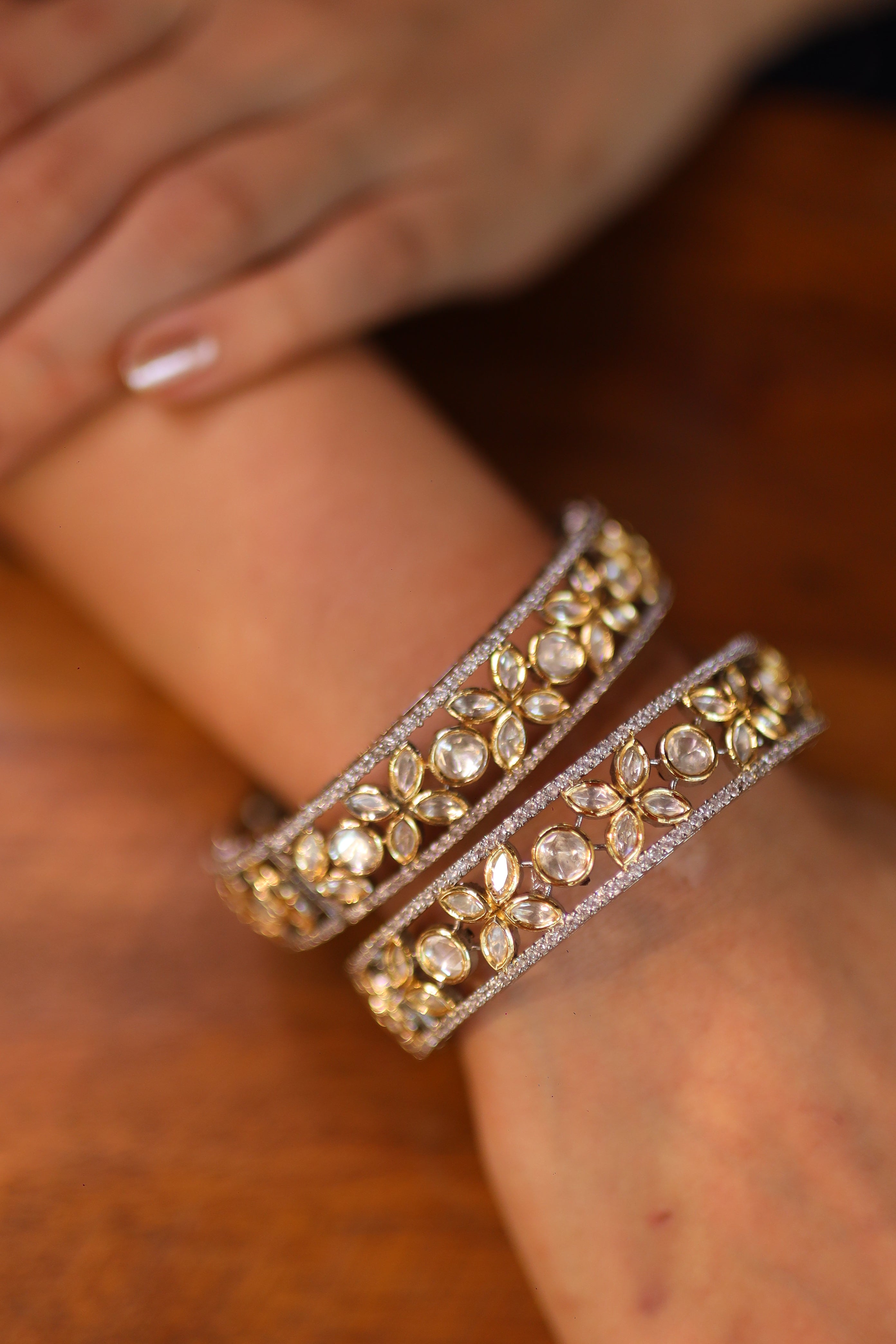 Jhalak Bangles – Ishil