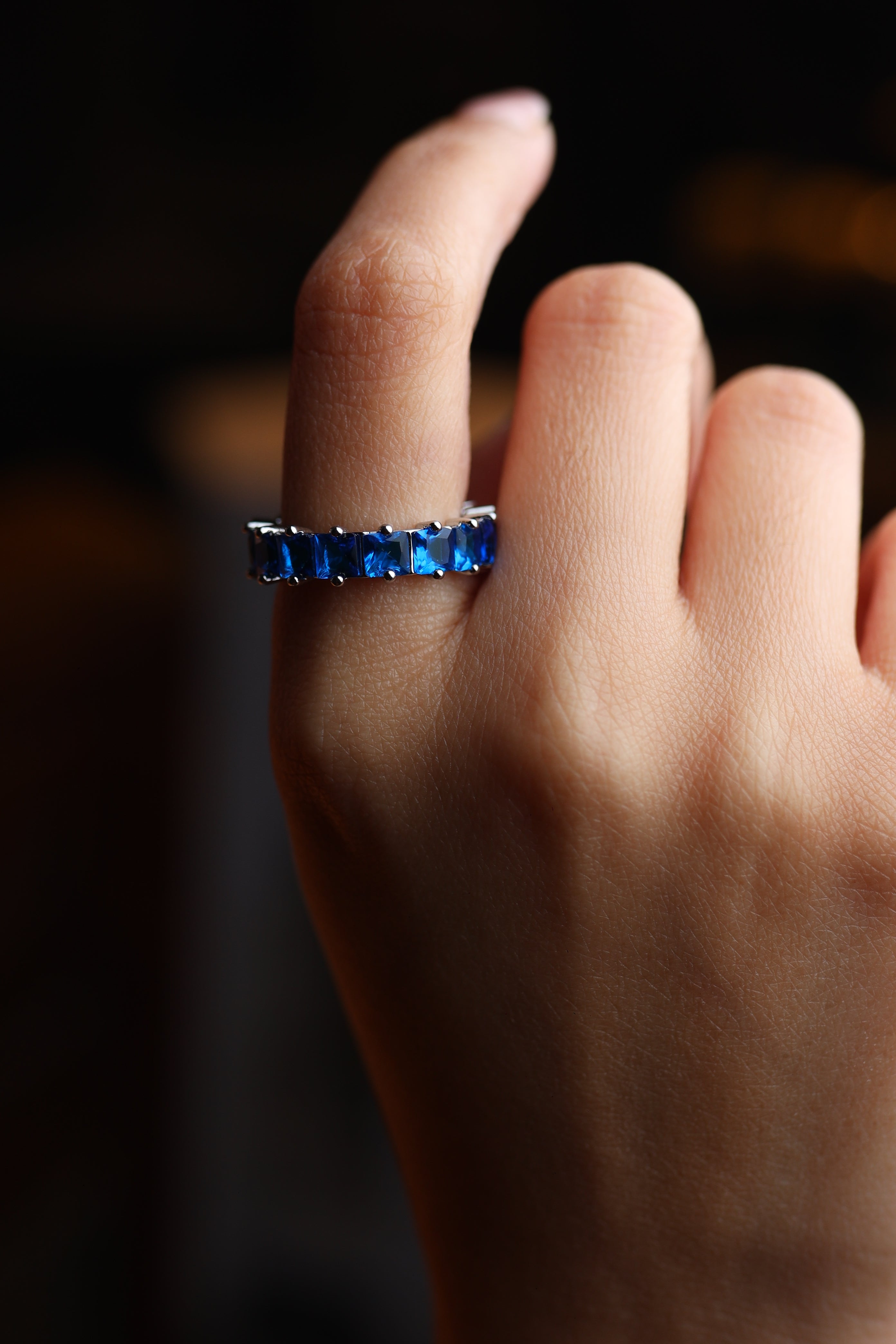 Blue Sapphire Band Ring – Ishil