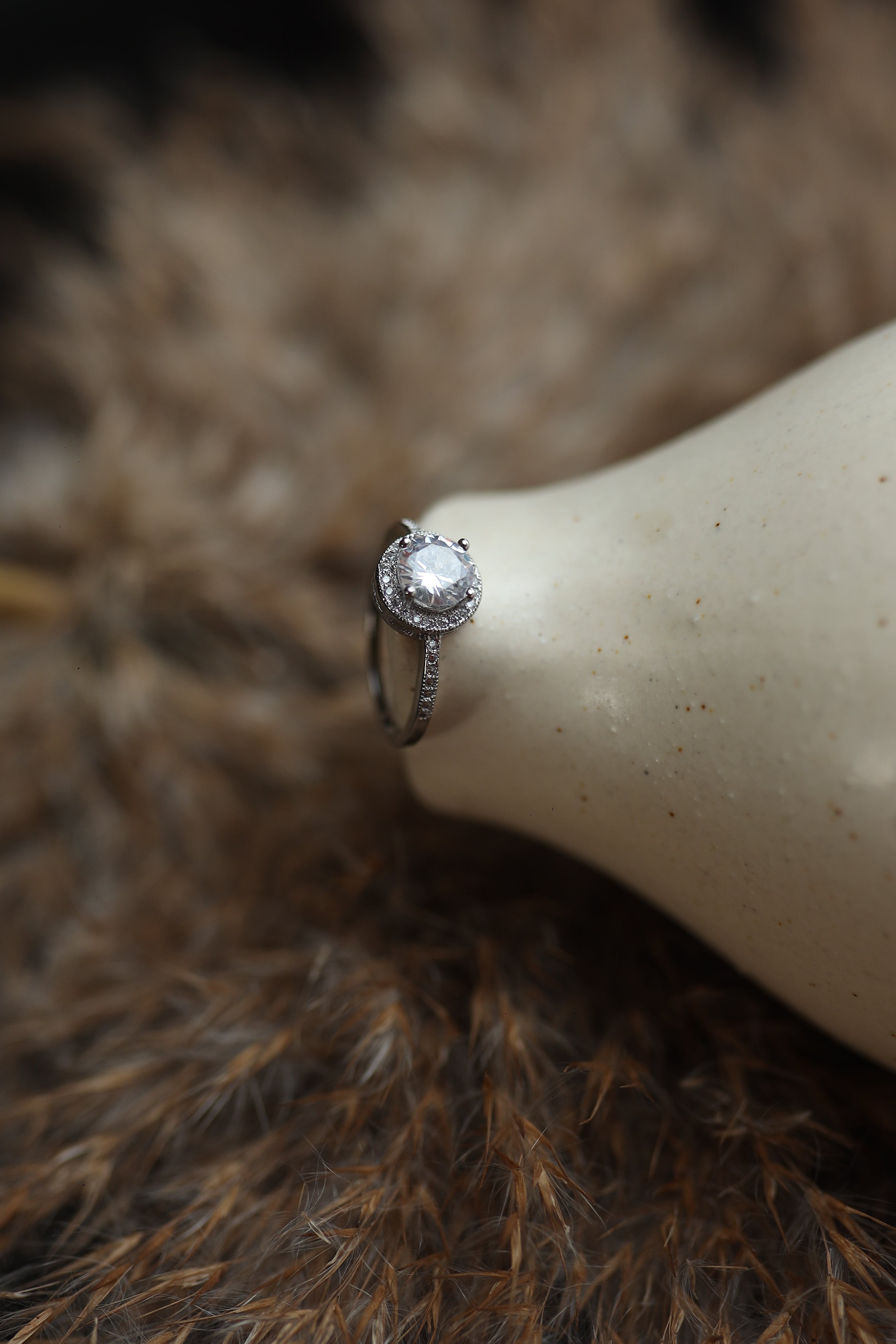 Scarlet Solitaire Studded Ring – Ishil