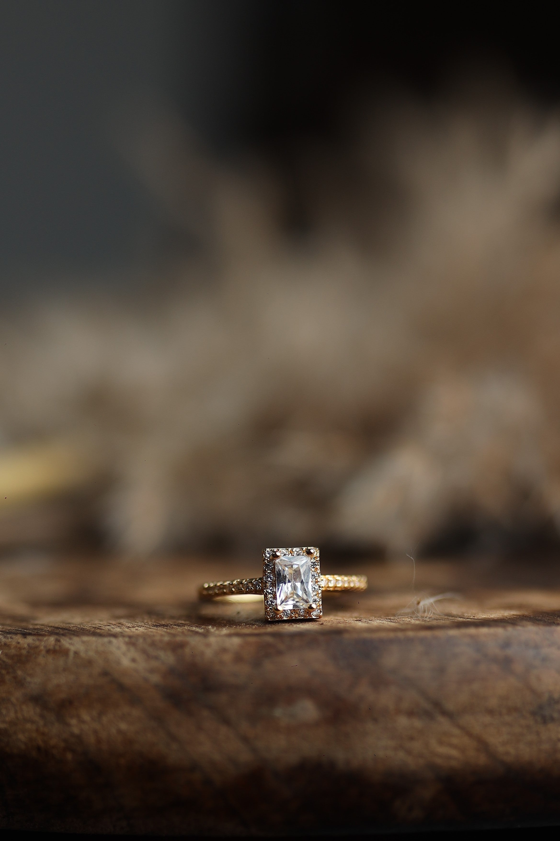 Jane Diamond Ring (Gold) – Ishil